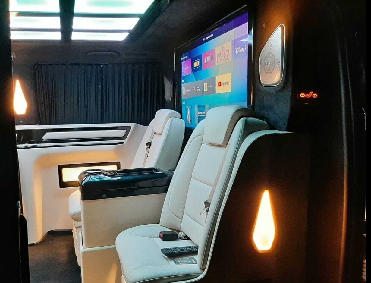 Maybach Luxury Minivan - Paris Black Cars